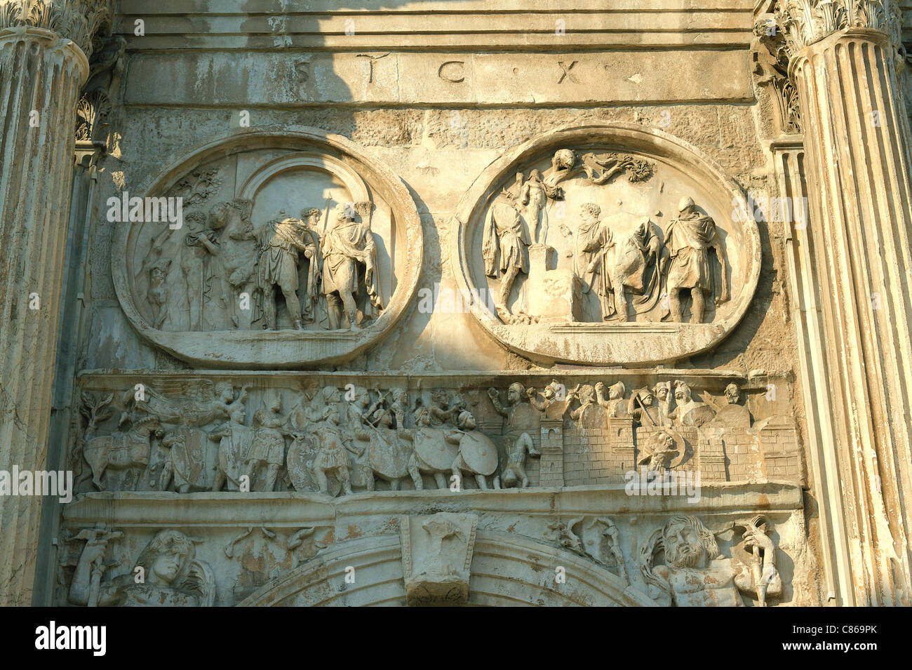 Relief at triumphal arch hi-res stock photography and images - Alamy