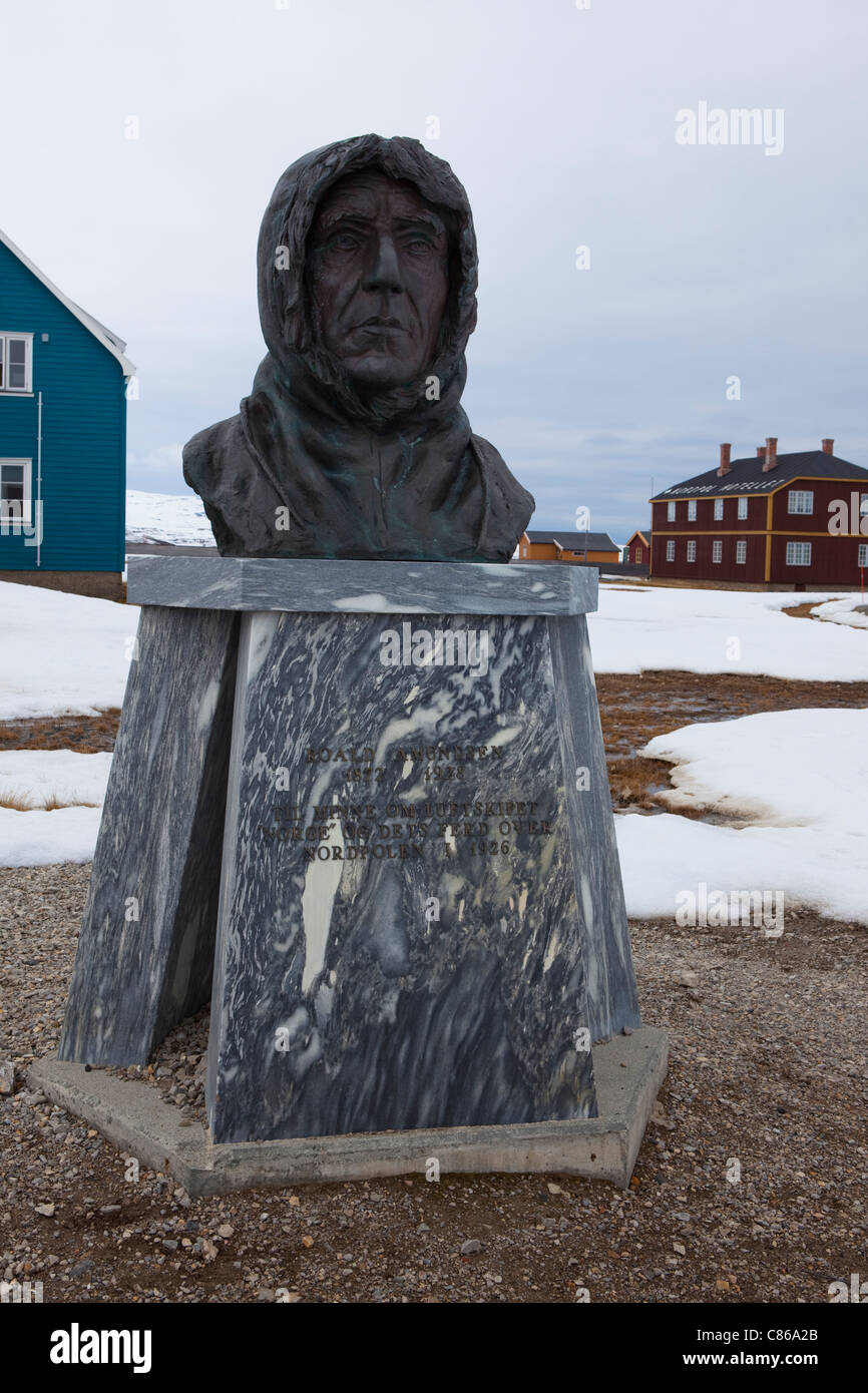 Bust of roald amundsen hi-res stock photography and images - Alamy