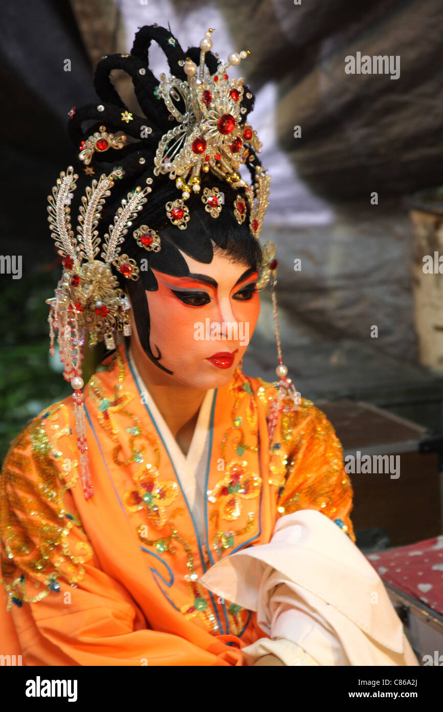 Actress chinese opera hi-res stock photography and images - Alamy