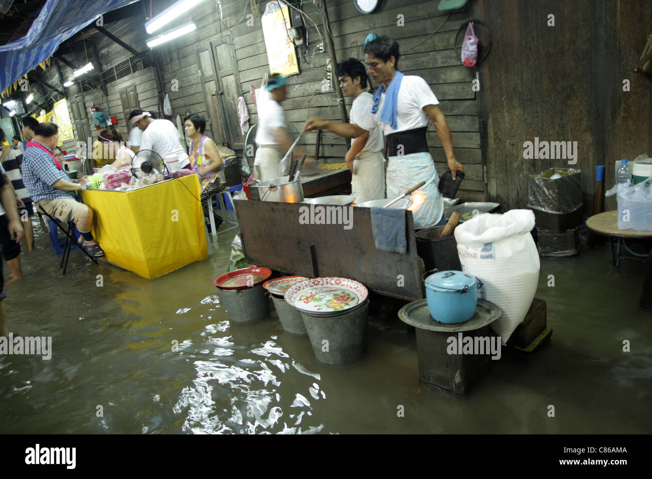 Tarad Noi Market inundated with floodwaters , Vegetarian festival ...