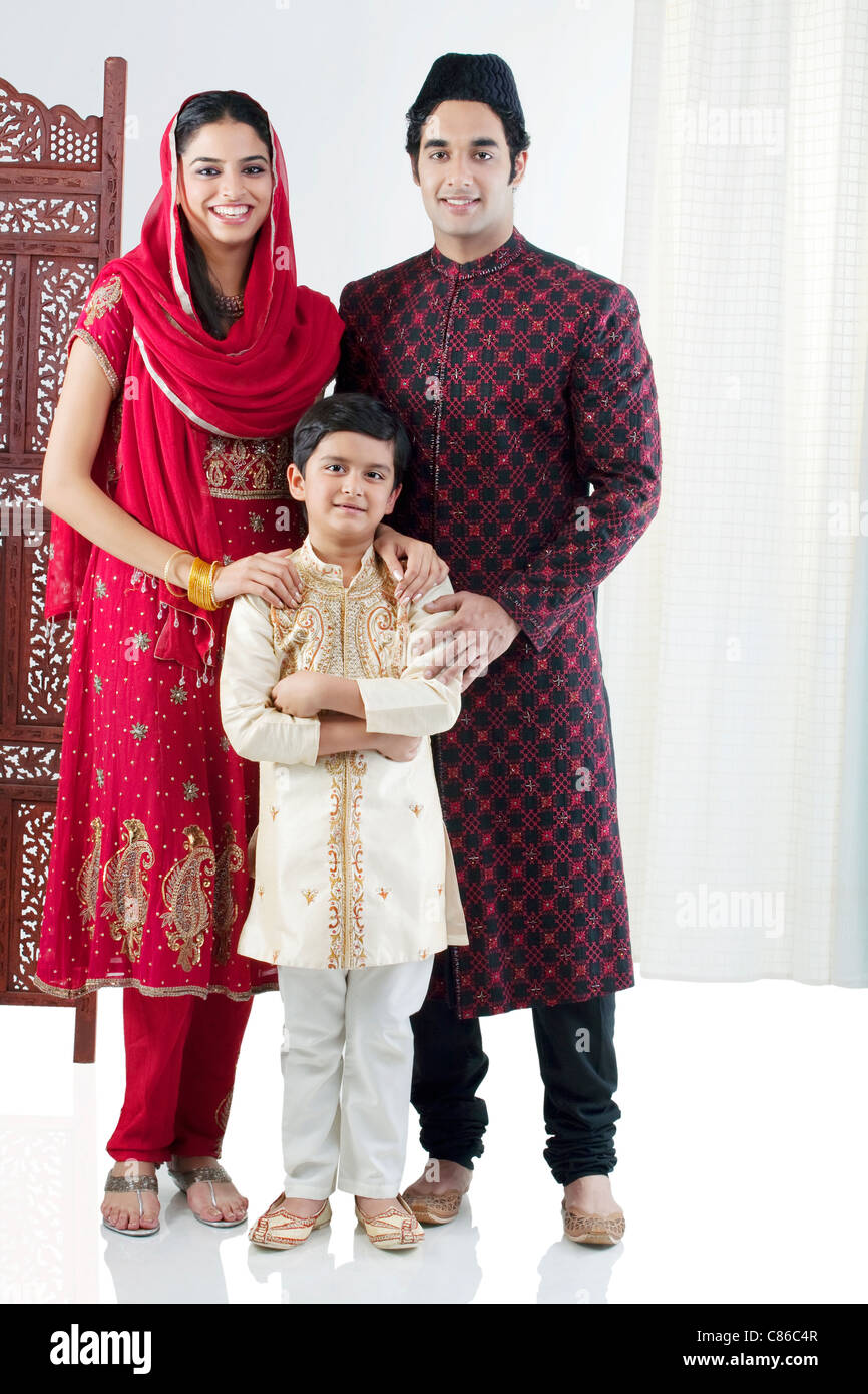 Portrait of a Muslim family Stock Photo - Alamy