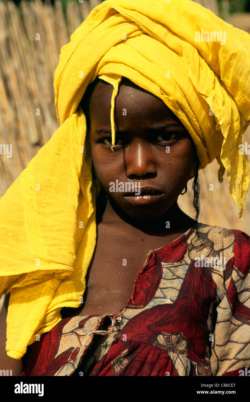 Poor girl and torn clothes hi-res stock photography and images - Alamy