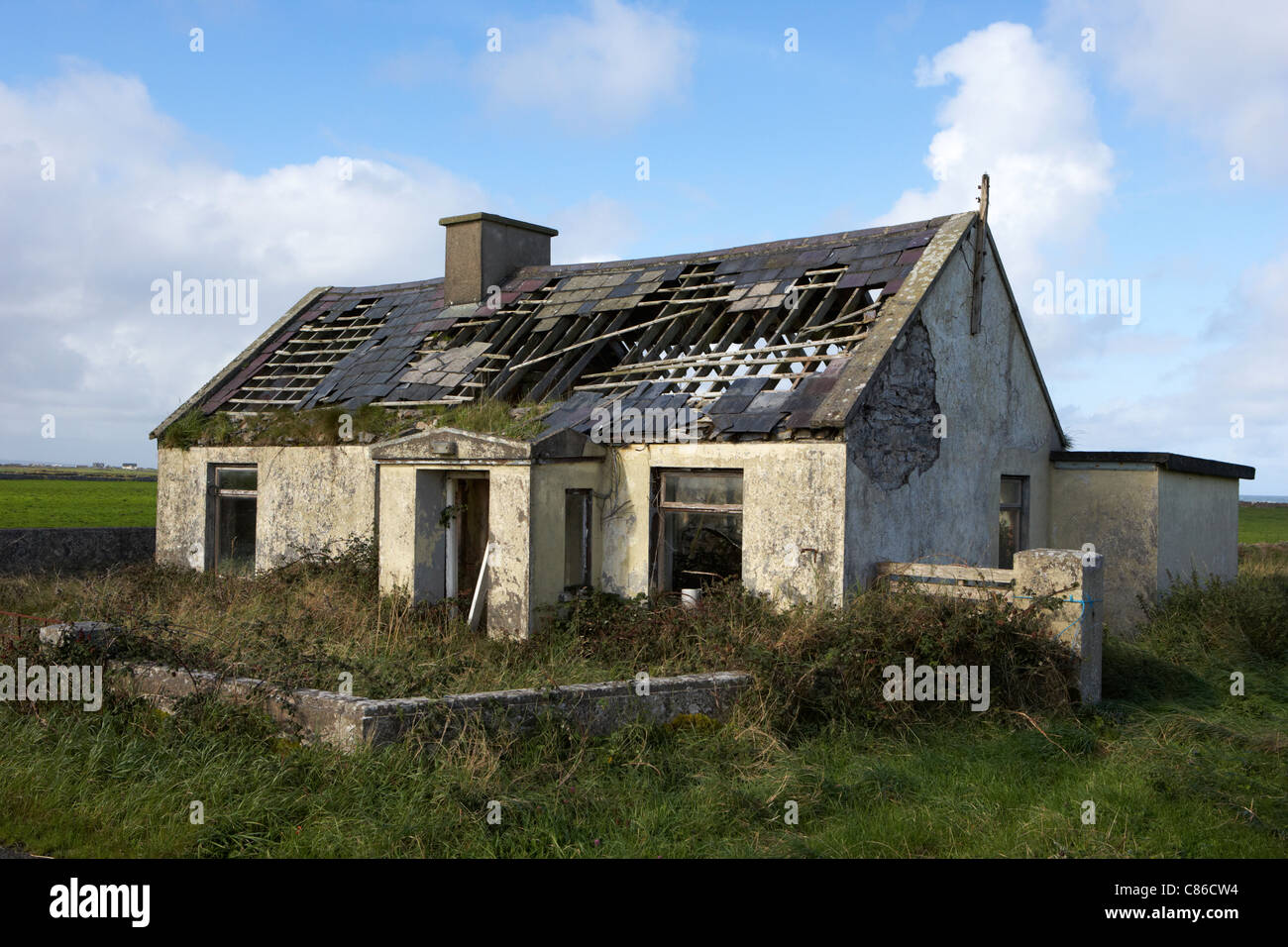 Irish Cottage High Resolution Stock Photography and Images - Alamy
