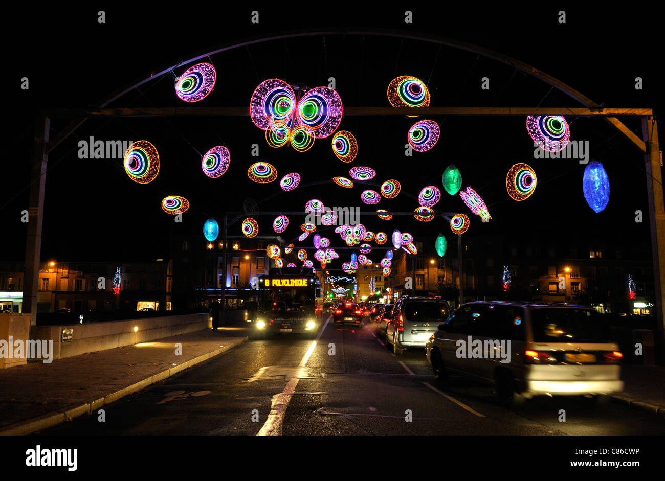 Lit by street lights hi-res stock photography and images - Alamy