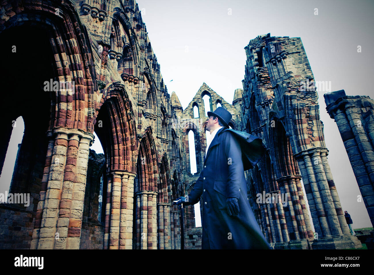 WHITBY; GOTH AT WHITBY ABBEY DURING THE GOTH FESTIVAL Stock Photo - Alamy