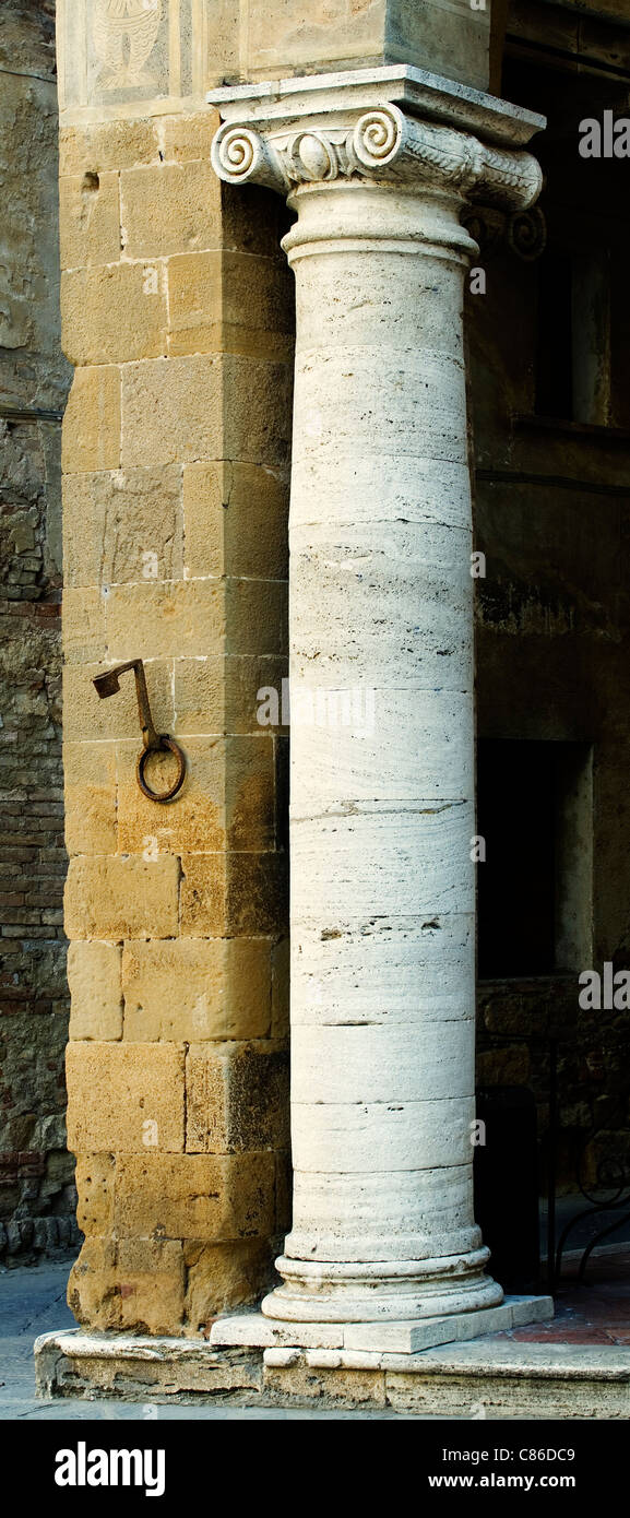 Roman column hi-res stock photography and images - Alamy