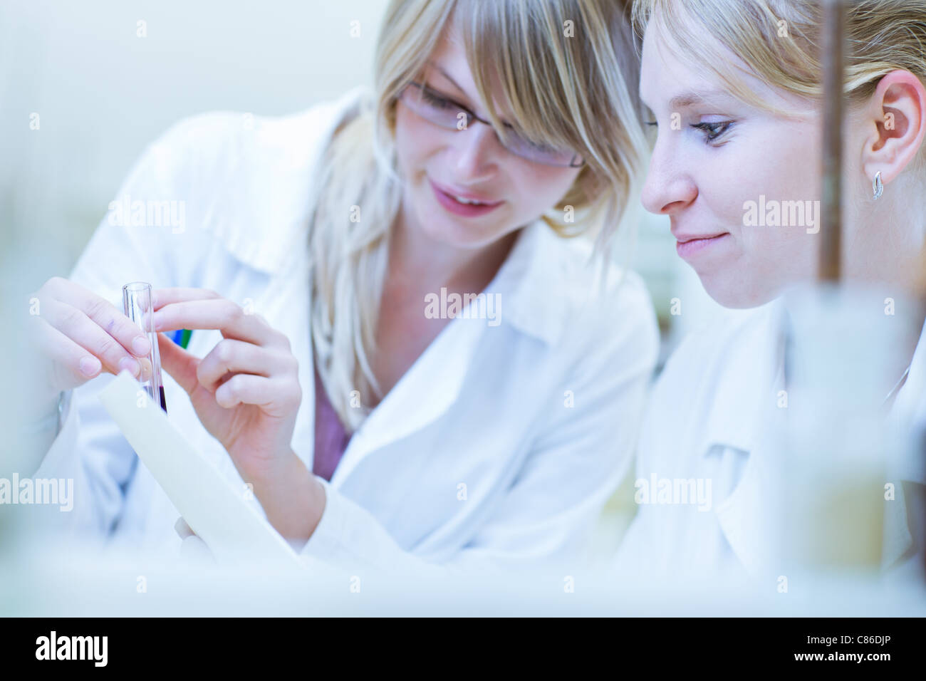 Two female researchers in a chemistry lab Stock Photo - Alamy