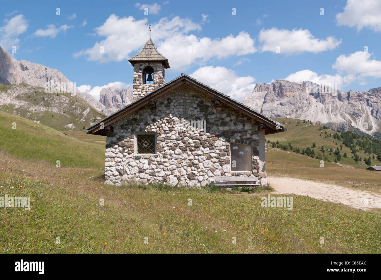Church in the alps hi-res stock photography and images - Alamy