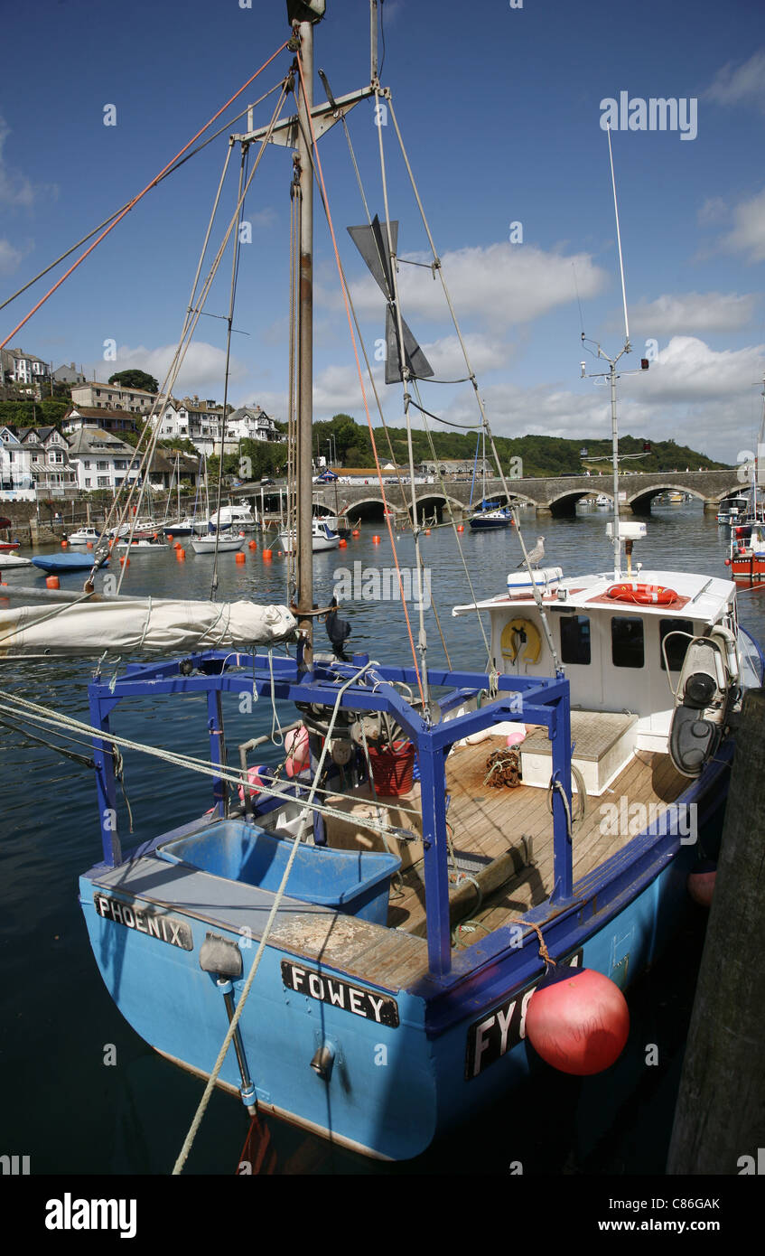Quayside view of the River Looe passing through the popular resort of ...