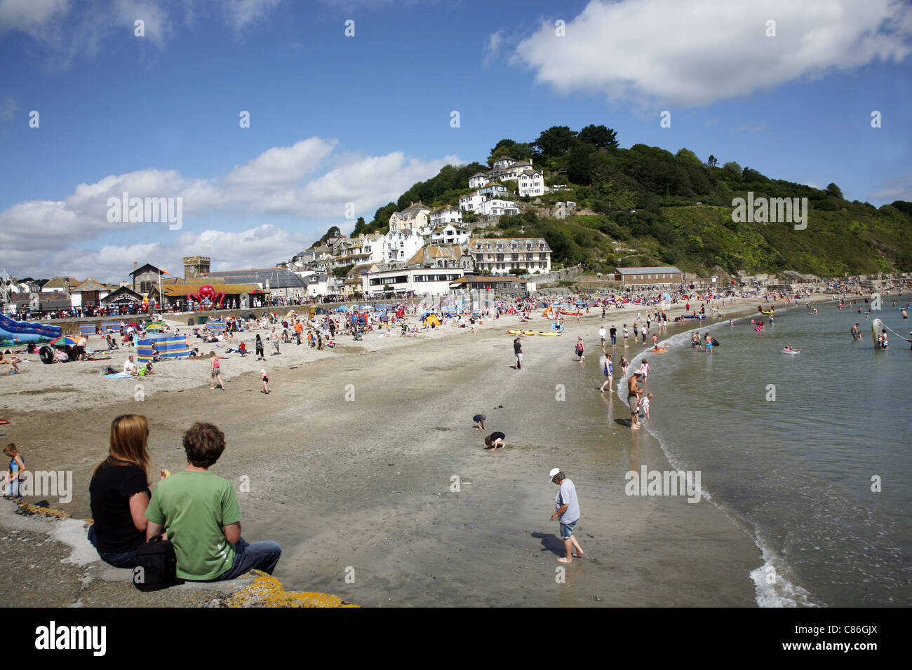 Looe cornwall tourists beach hi-res stock photography and images - Alamy