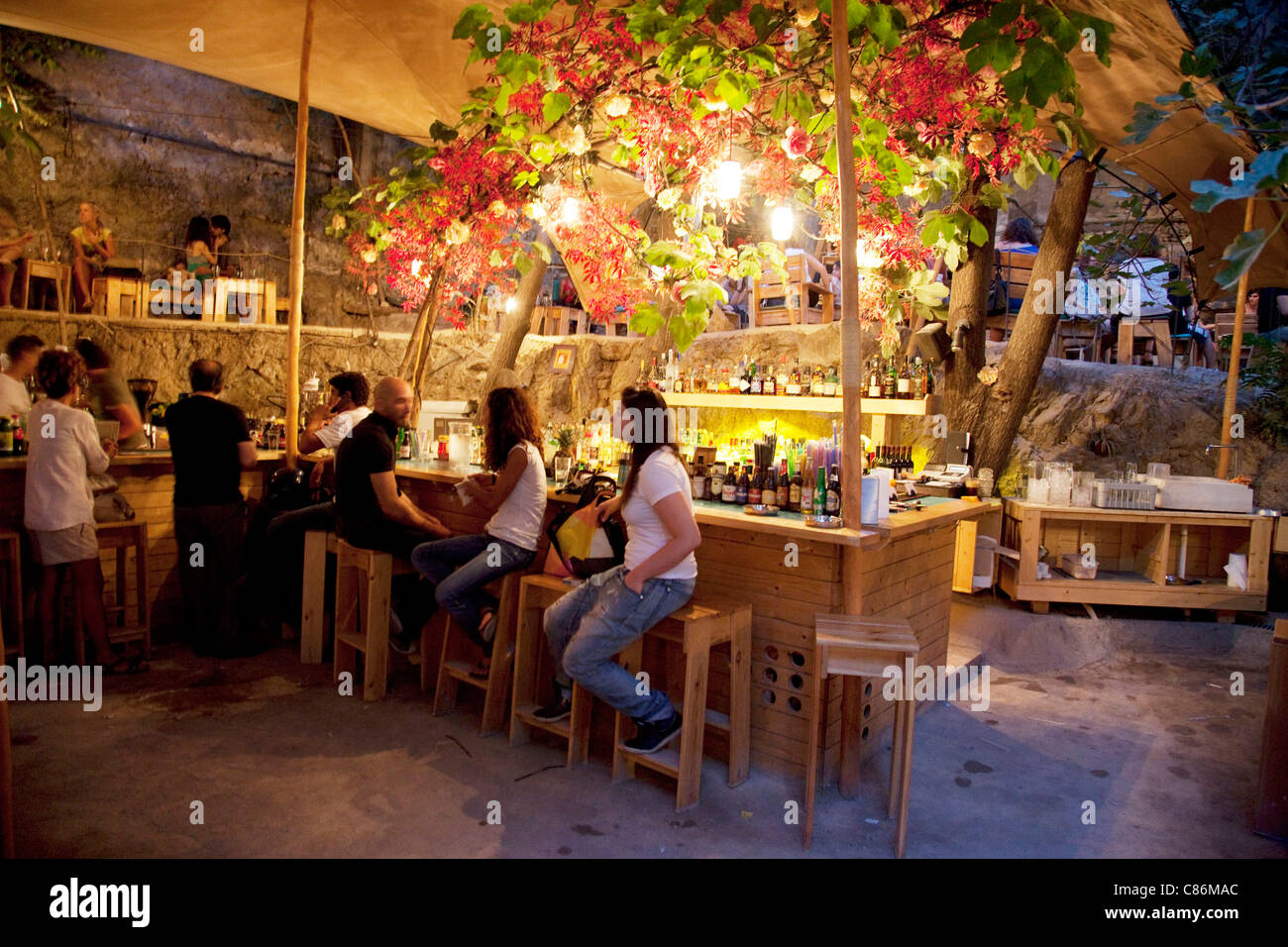 Six dogs bar athens hi-res stock photography and images - Alamy