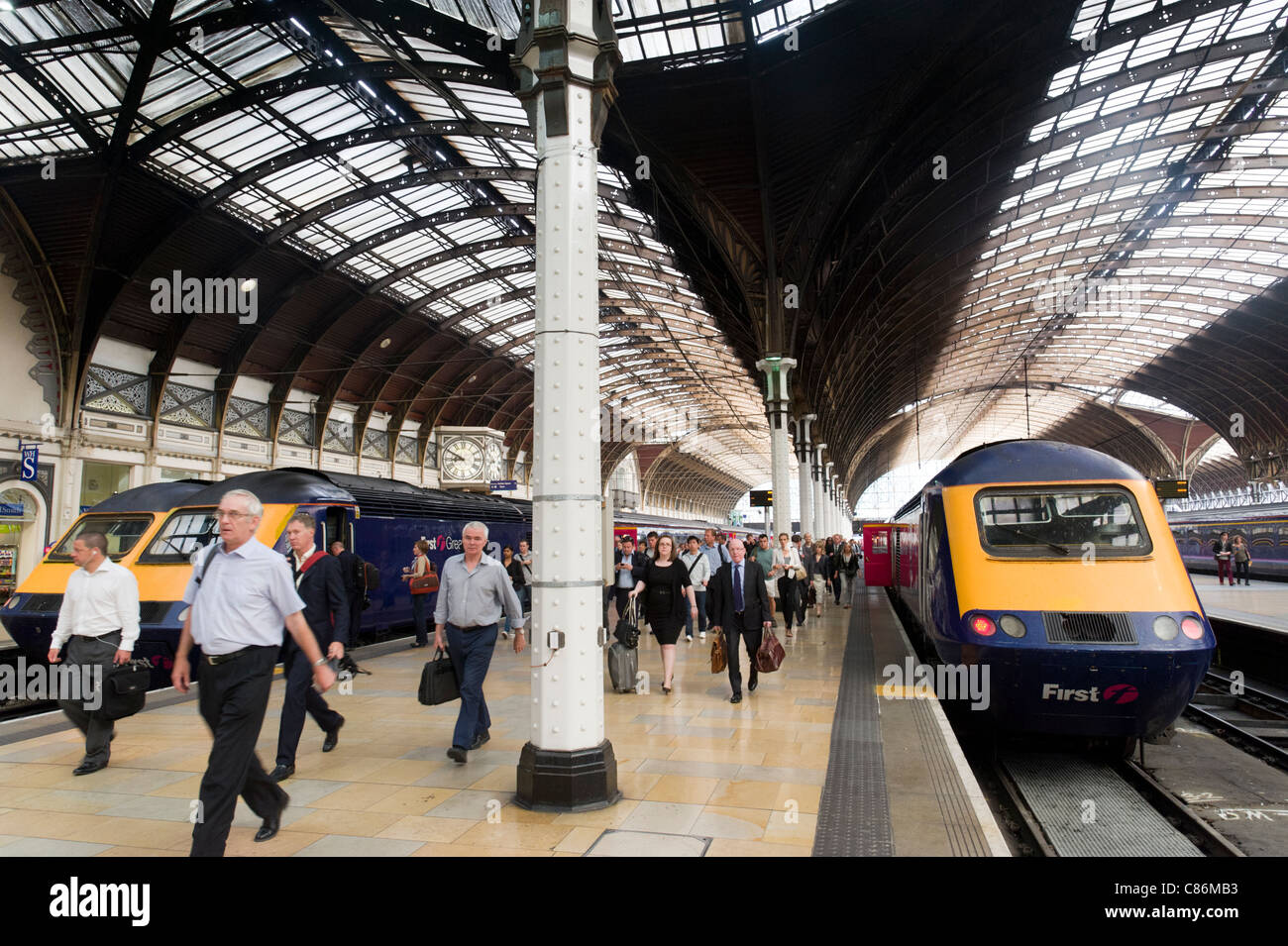 Rush hour commuters on platform at Paddington Station, London, England ...