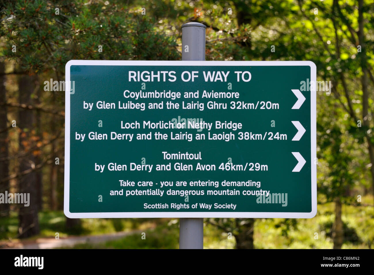 Linn of dee bridge hi-res stock photography and images - Alamy