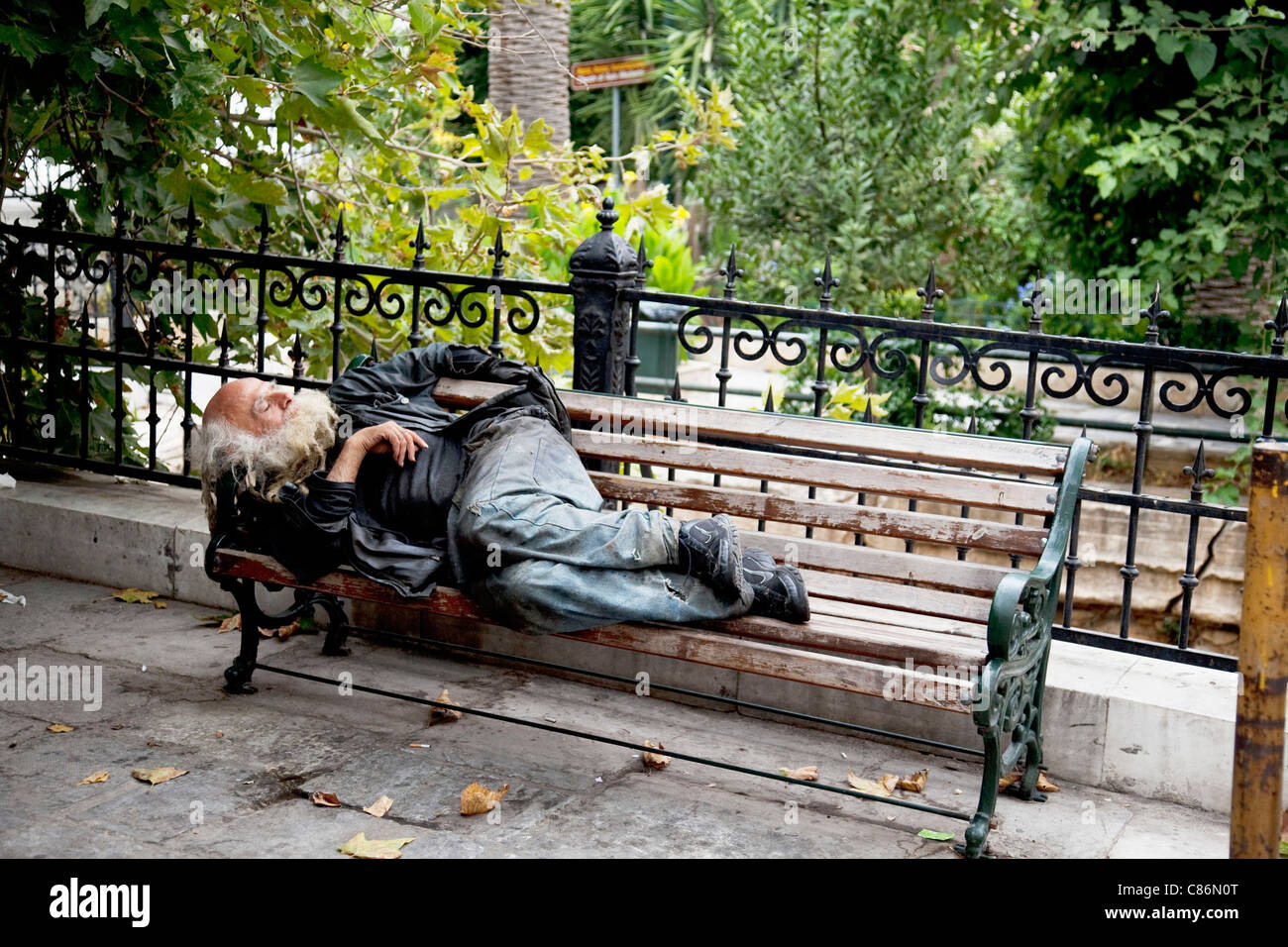 Sleeping on the streets homeless homeless man hi-res stock photography ...