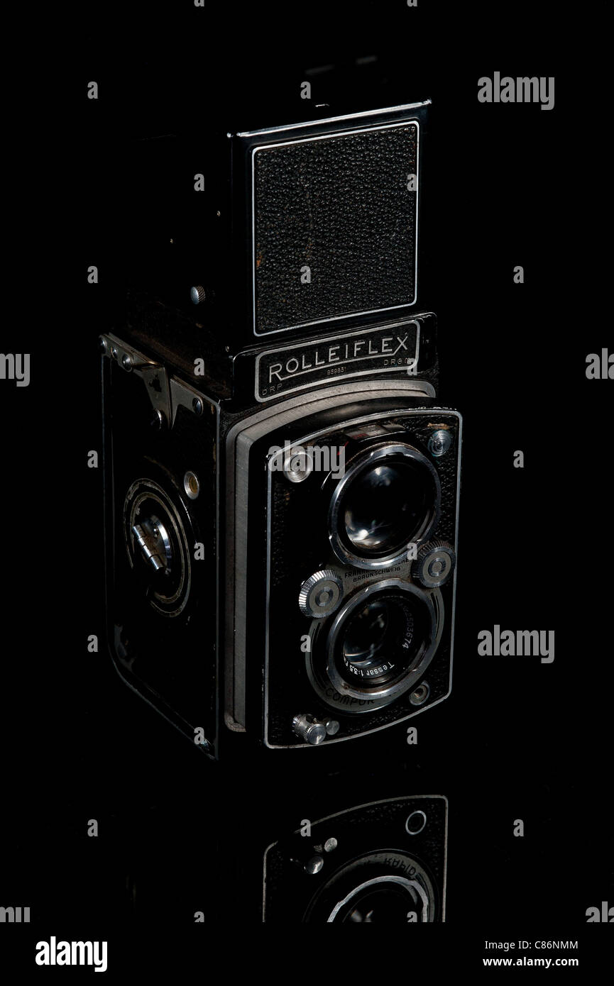 Vintage Rolleiflex camera Stock Photo - Alamy