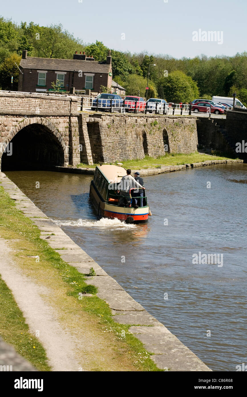 Narrow boat entering Buxworth Canal Basin Peak Forest Canal Whaley ...