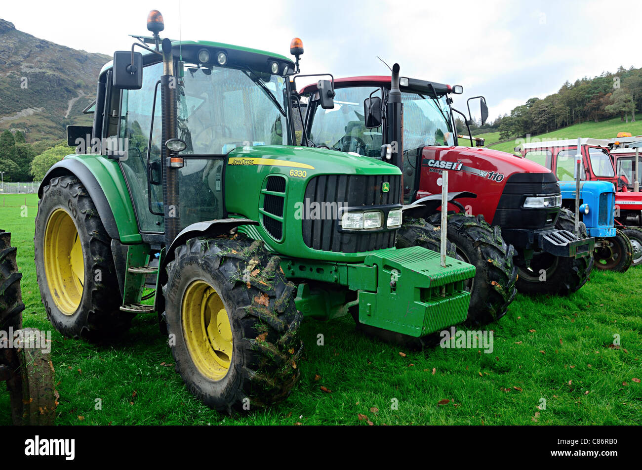 Tractor deere hi-res stock photography and images - Alamy