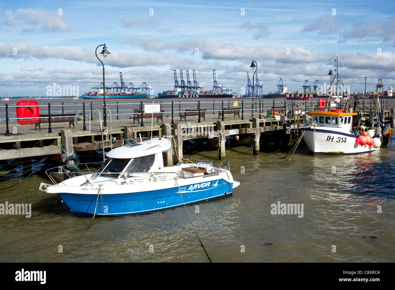 Harwich docks hi-res stock photography and images - Alamy