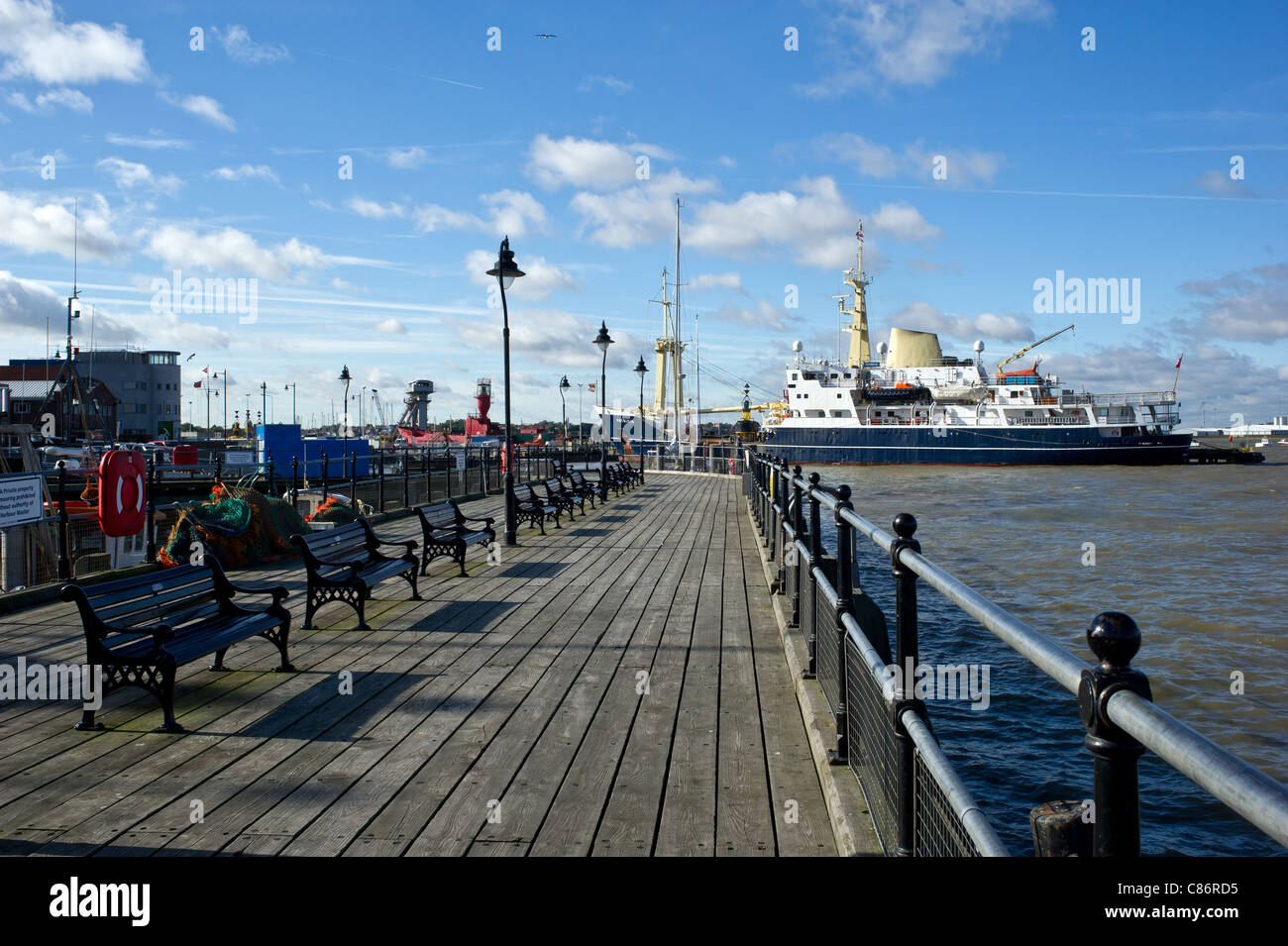 Halfpenny Pier at Harwich Stock Photo - Alamy