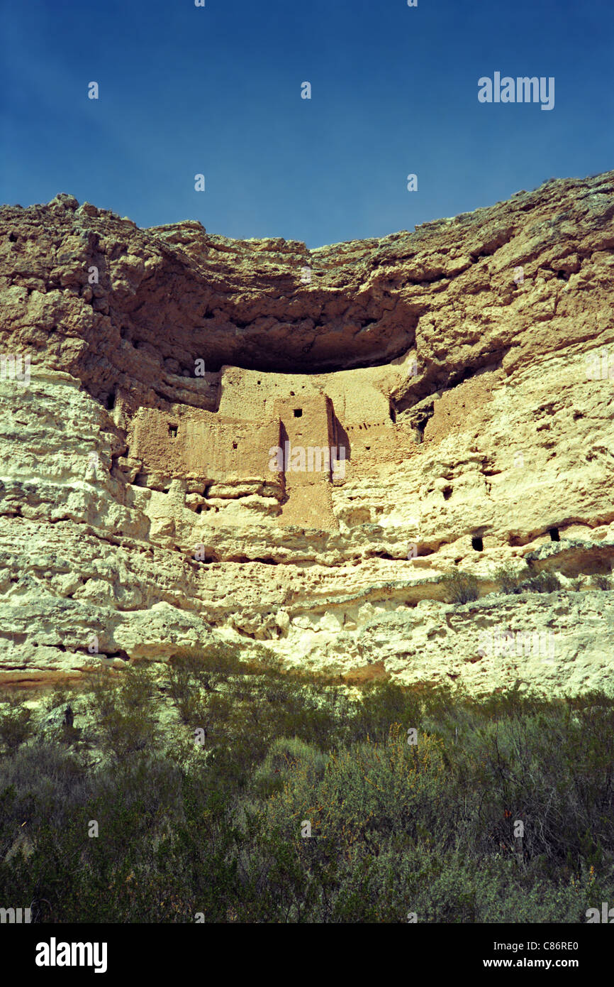 Montezuma castle native american hi-res stock photography and images ...