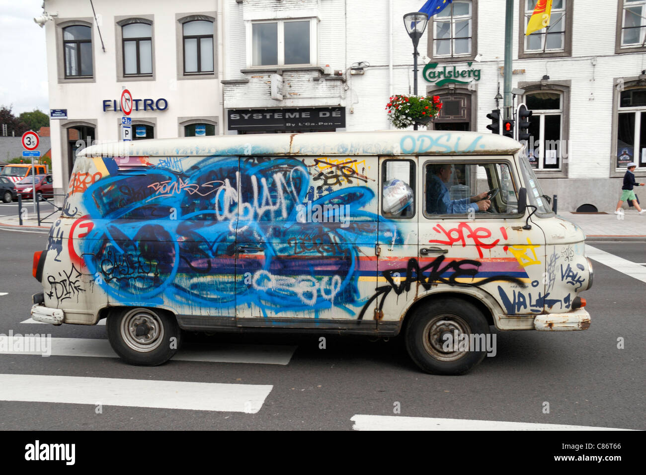White van side hi-res stock photography and images - Alamy