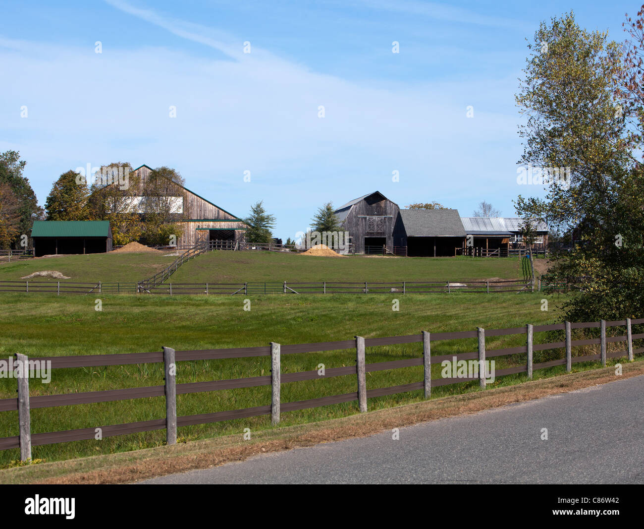 Farm split rail fence hi-res stock photography and images - Alamy