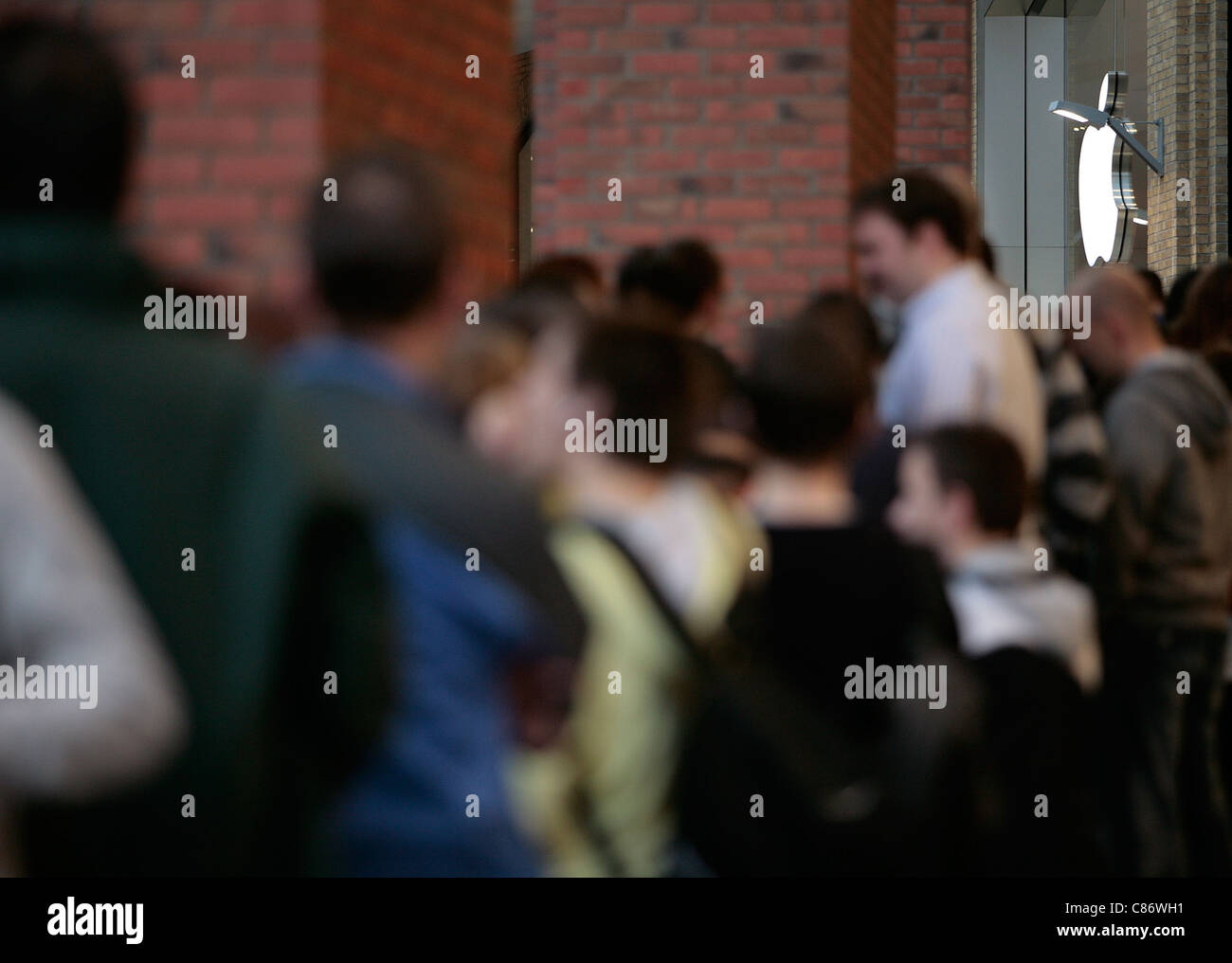 Apple victoria square hi-res stock photography and images - Alamy