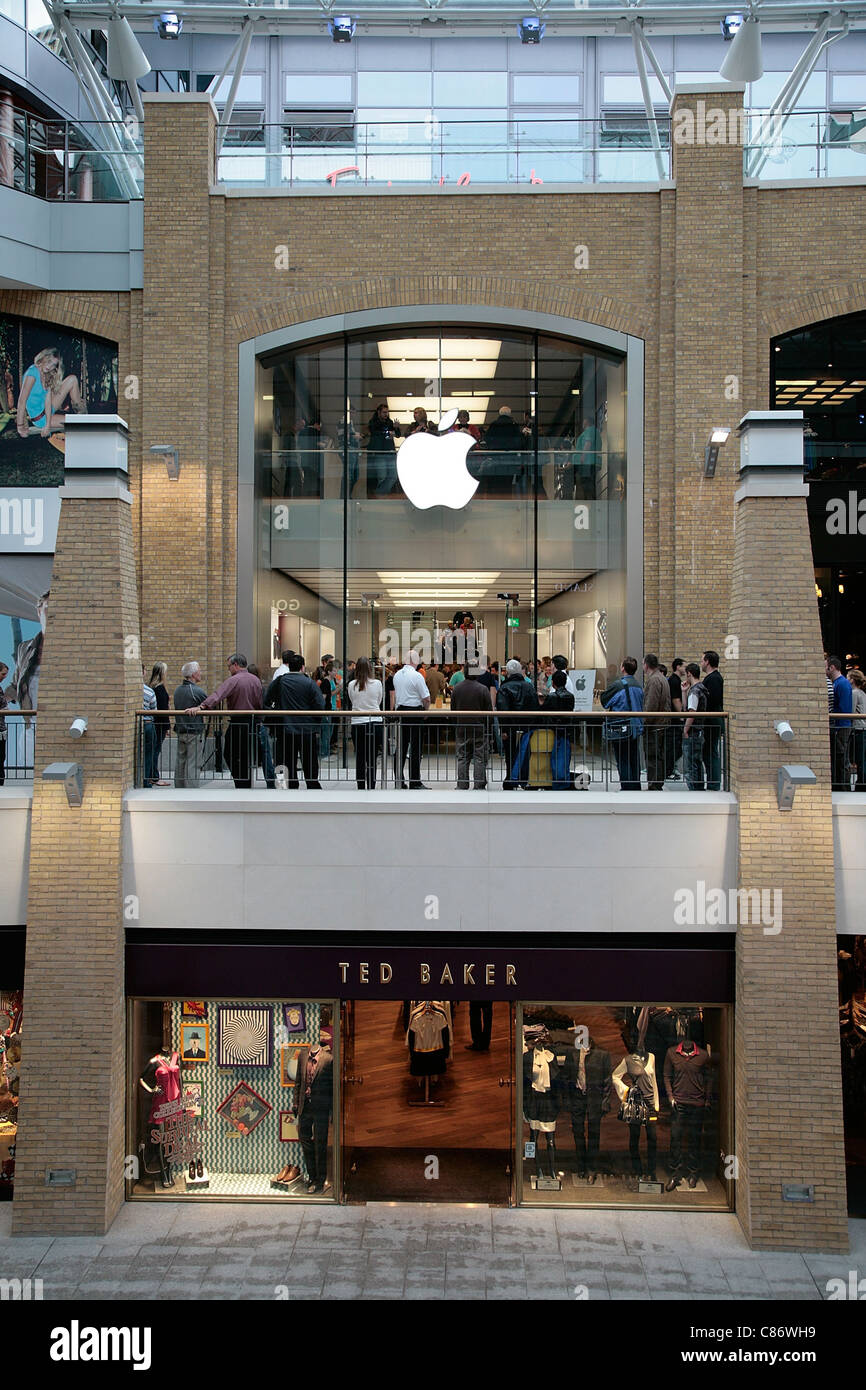 Apple victoria square hi-res stock photography and images - Alamy