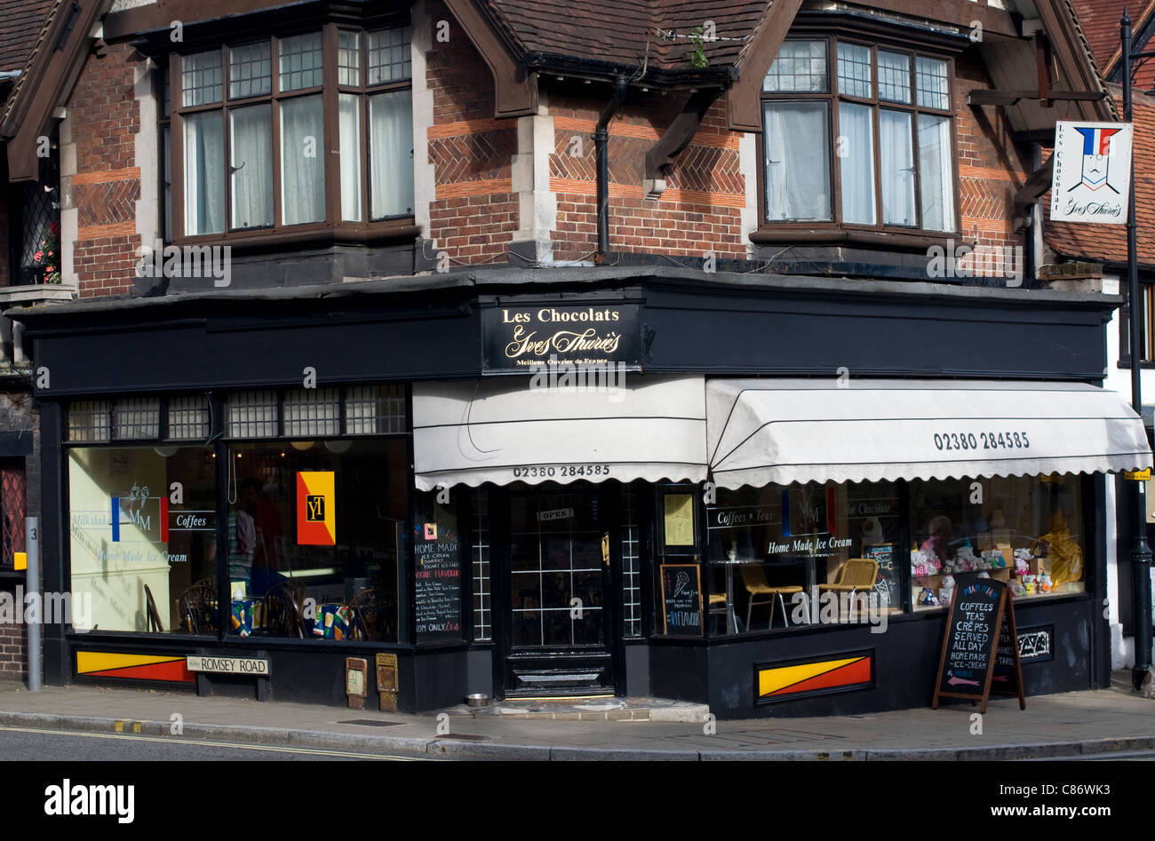 Lyndhurst and england hi-res stock photography and images - Alamy