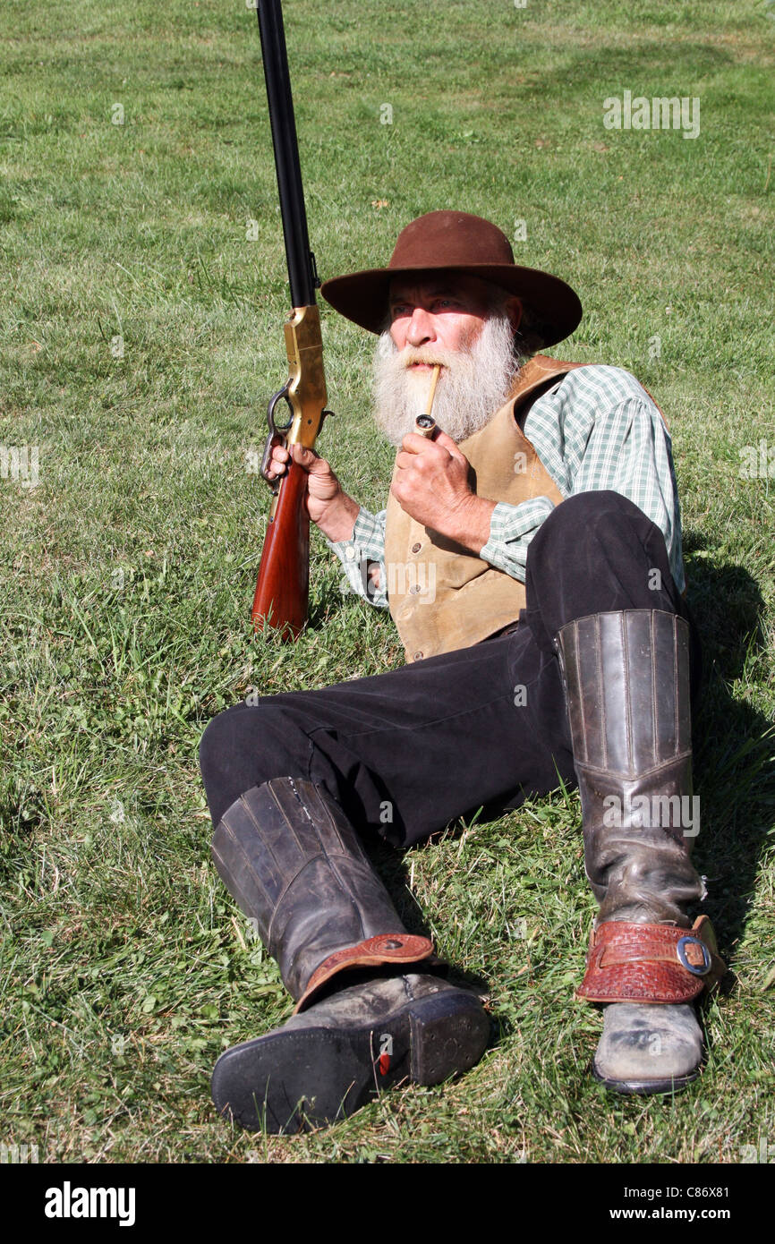 Cowboy smoking a pipe hi-res stock photography and images - Alamy