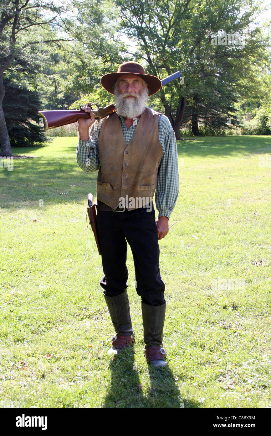 Smoking gun cowboy hi-res stock photography and images - Alamy