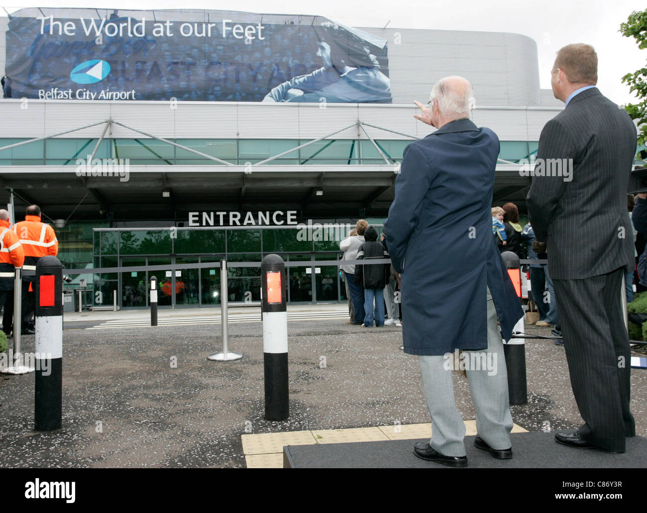 Dickie Best and Brian Ambrose (Belfast City Airport) awaits the ...