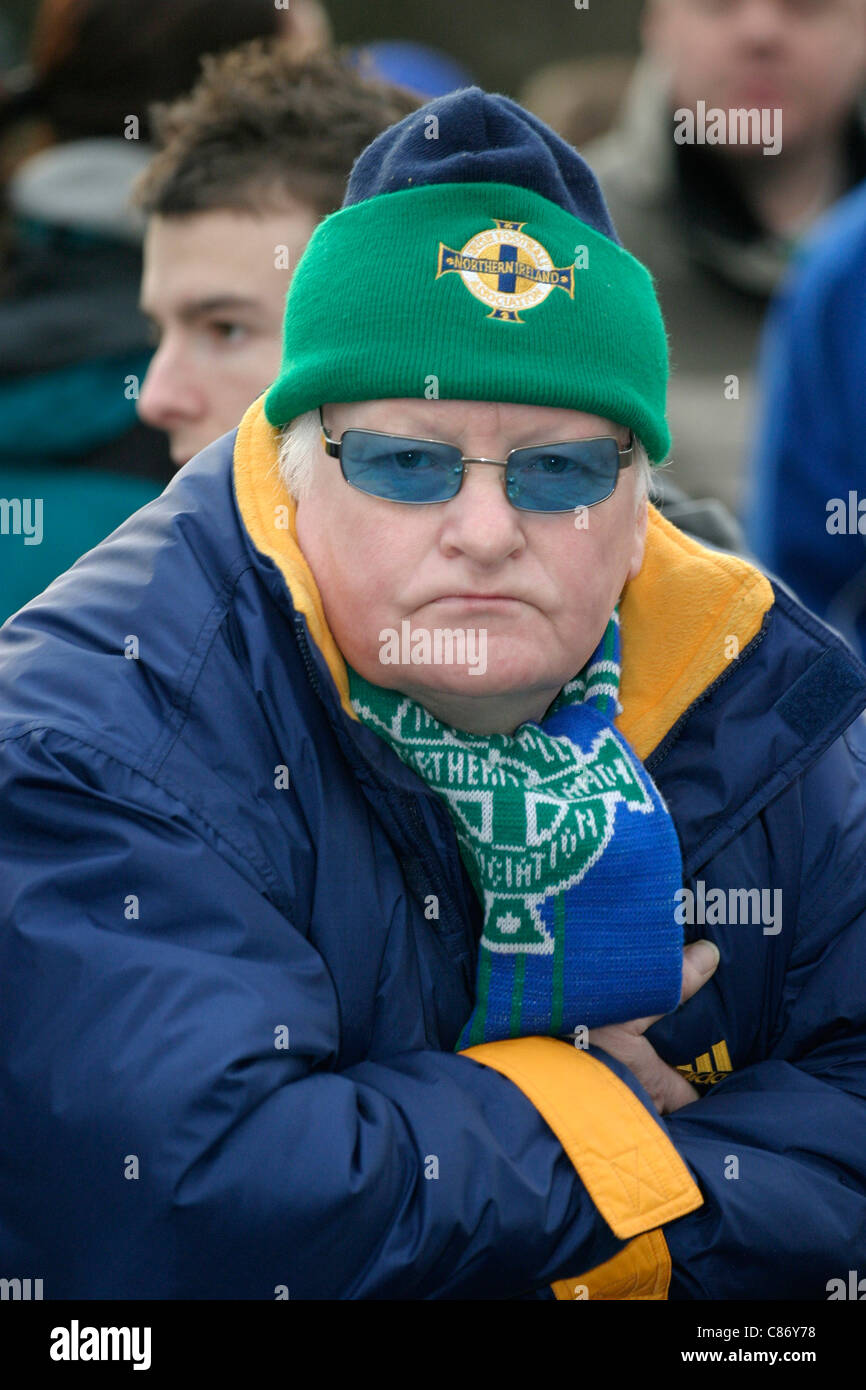 Mourner waits for the cortege at George Best's Funeral, Stormont ...