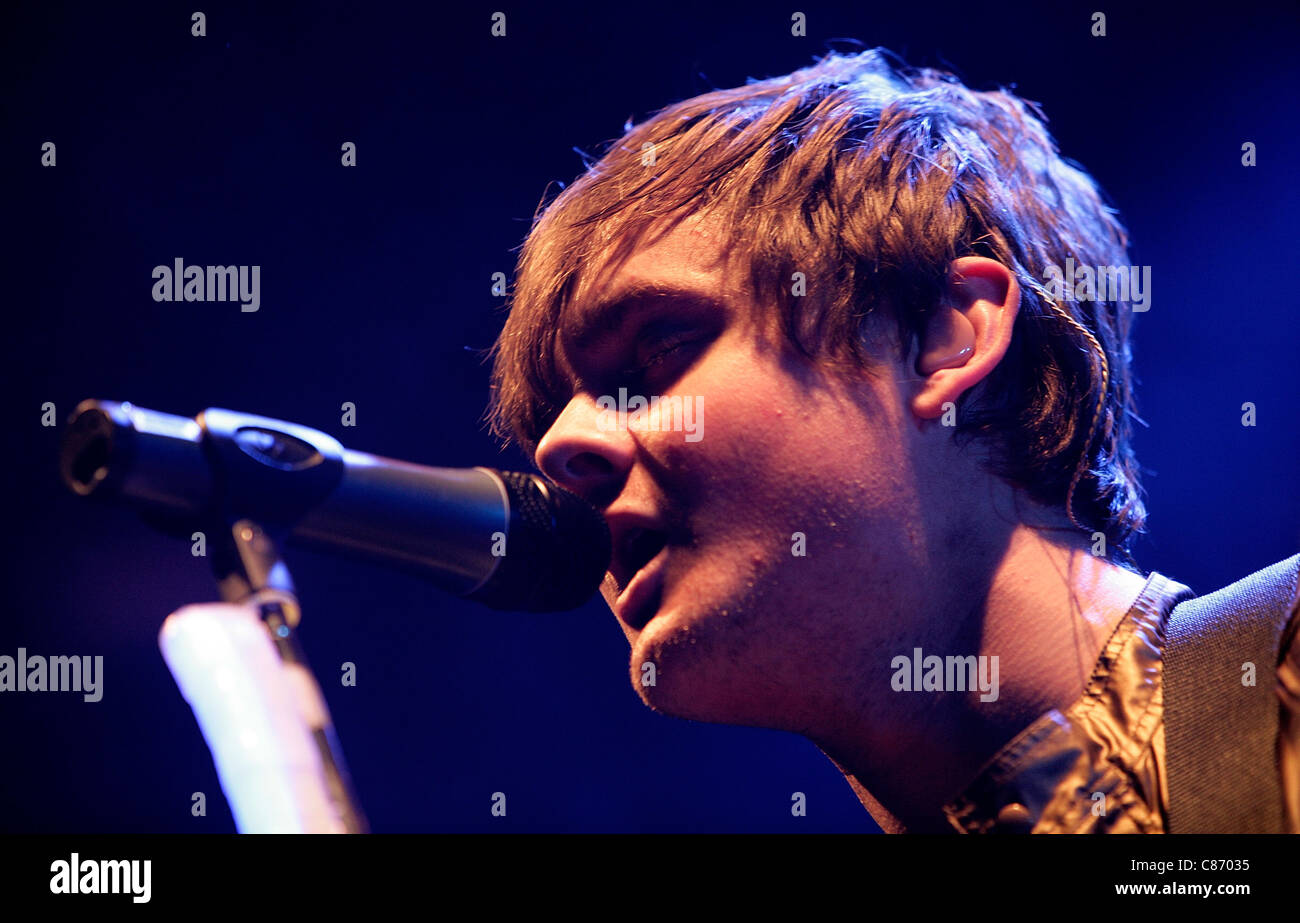 Tom chaplin keane hi-res stock photography and images - Alamy