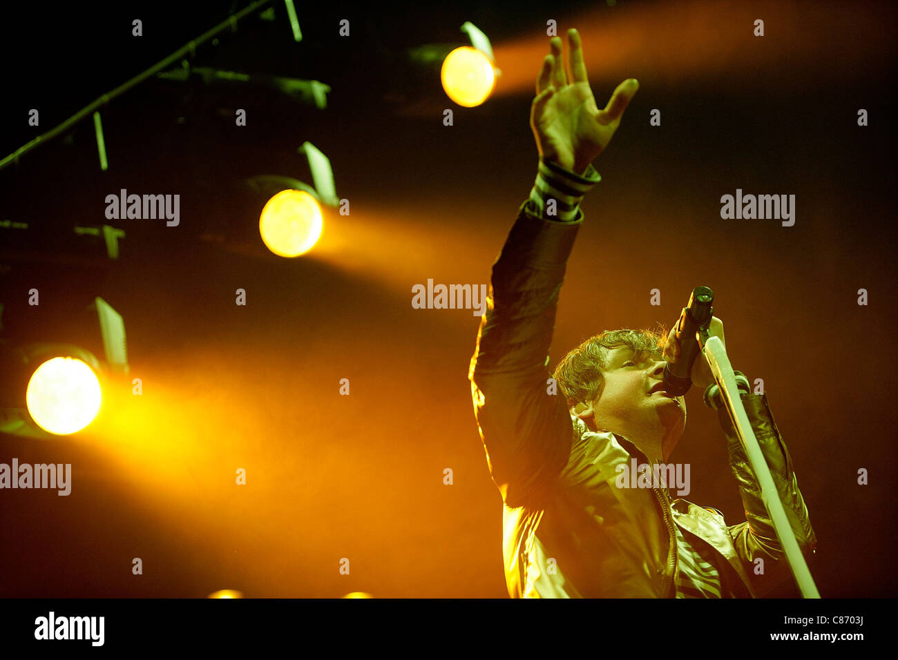 Keane lead singer tom chaplin hi-res stock photography and images - Alamy
