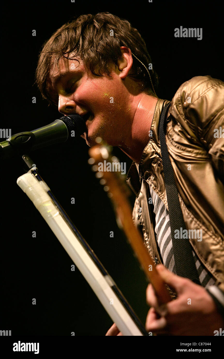 Keane lead singer tom chaplin hi-res stock photography and images - Alamy