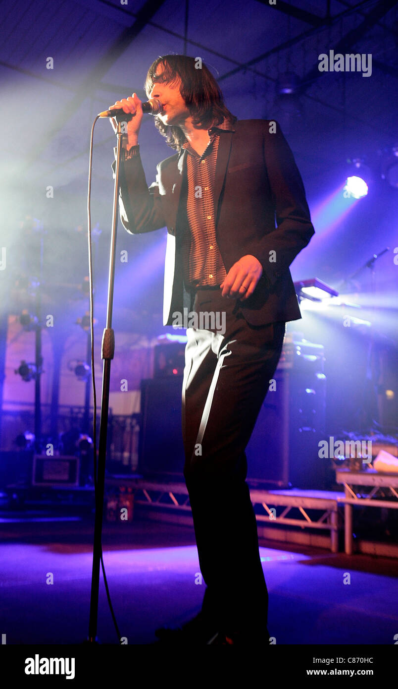 Primal scream bobby gillespie hi-res stock photography and images - Alamy