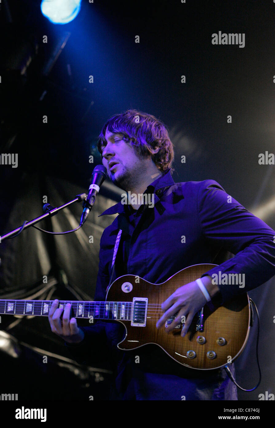 Andrew White (guitar) of the Kaiser Chiefs Tennents Vital 06 Belfast ...