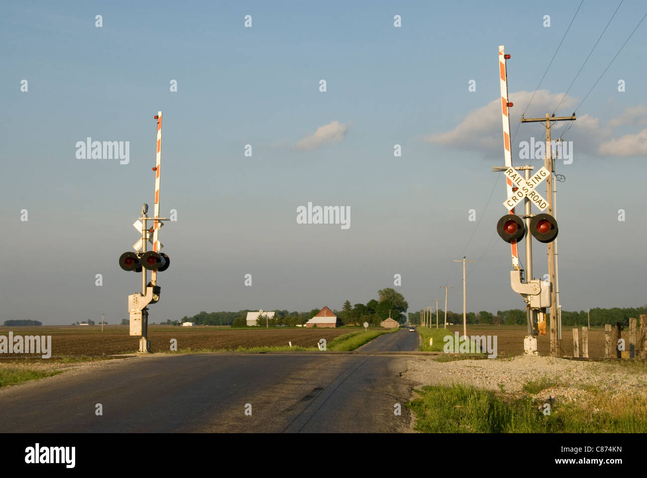 Railroad crossing lights usa hi-res stock photography and images - Alamy