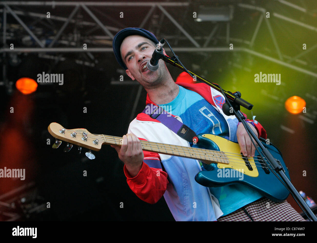 Benjamin Loose (Bass) of Republic of Loose at Tennents Vital 06 Belfast ...