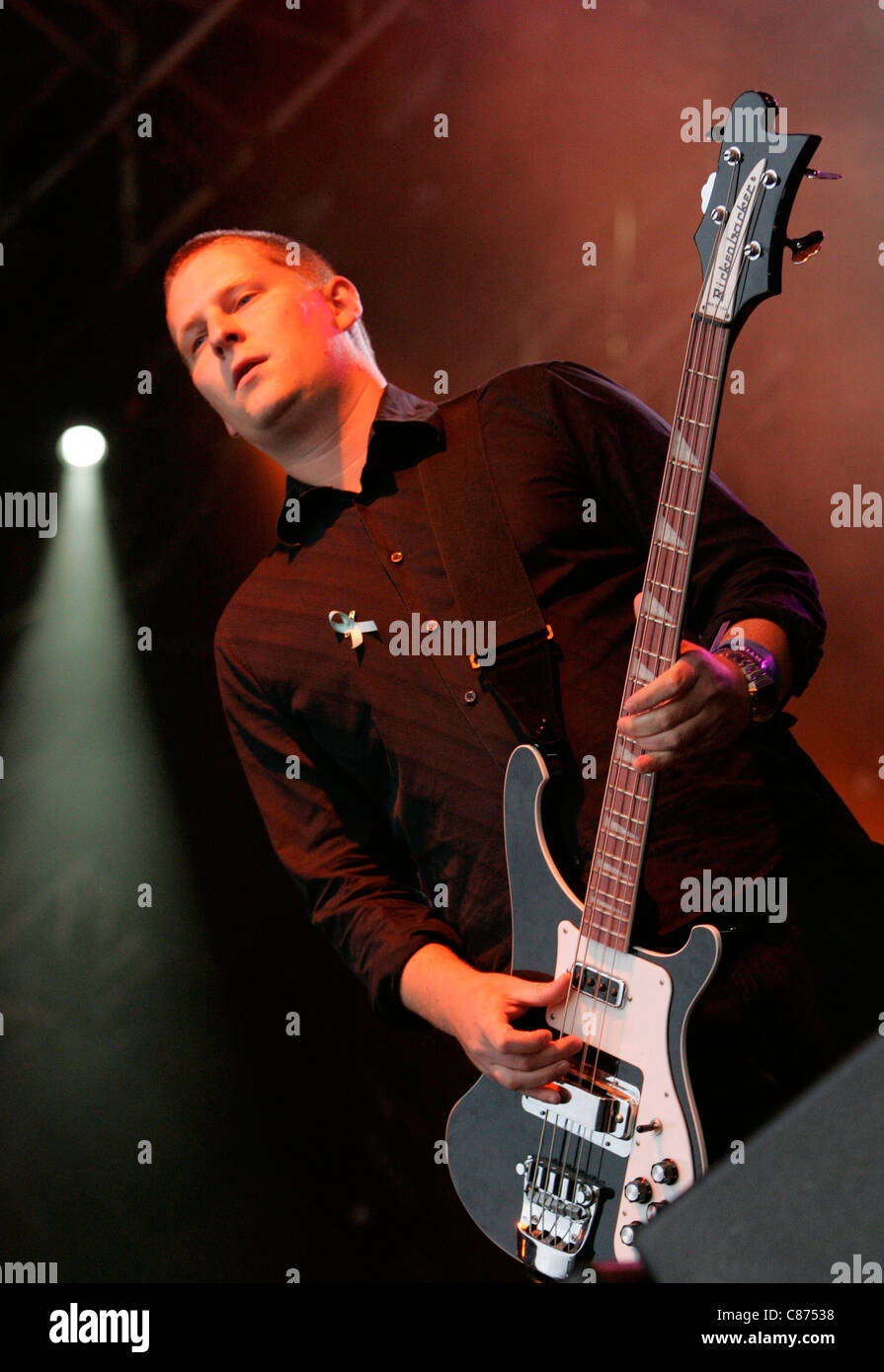 Russell Leetch of Editors at Tennents Vital 06 Belfast Northern Ireland ...