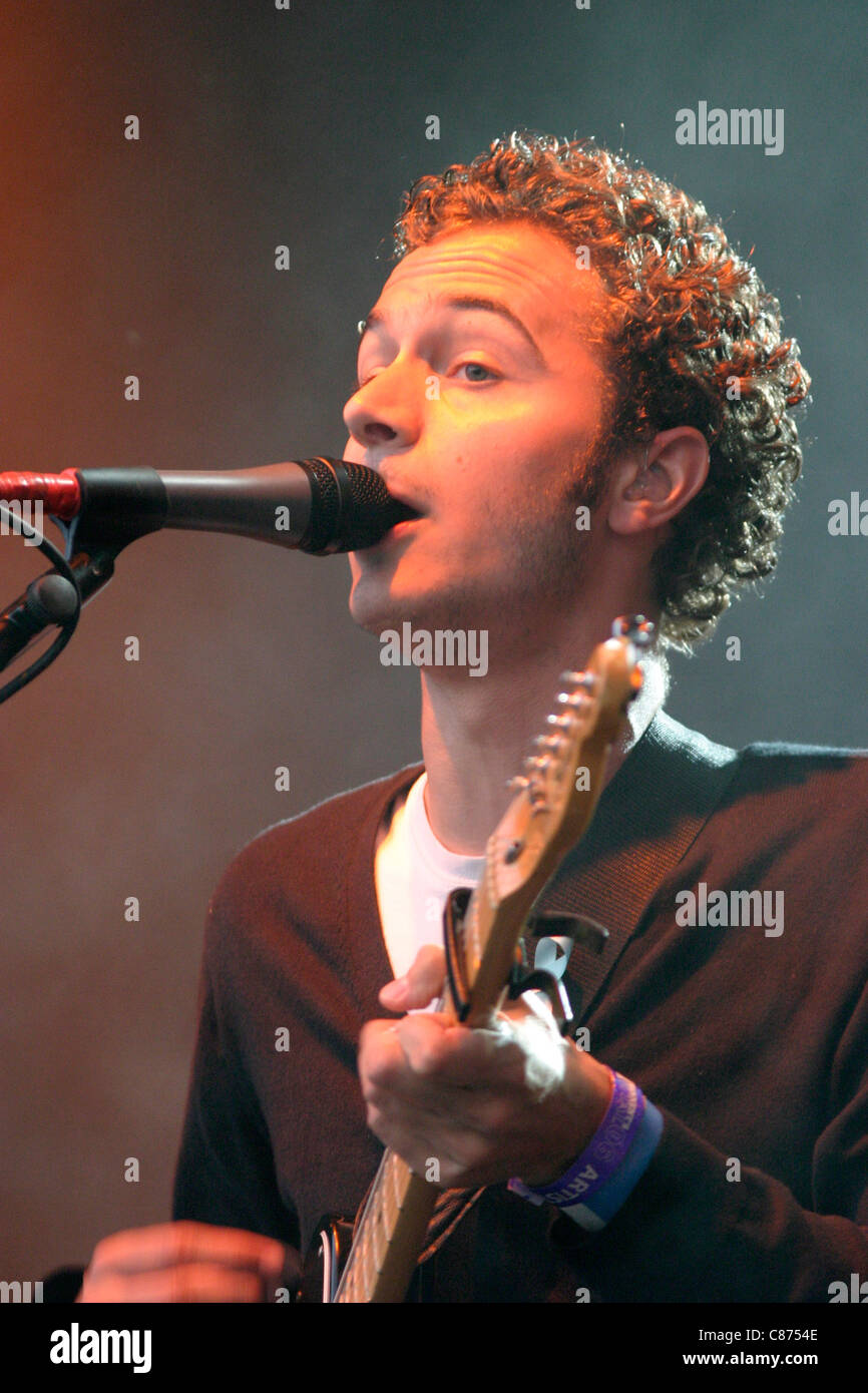 Tom Smith of Editors at Tennents Vital 06 Belfast Northern Ireland ...