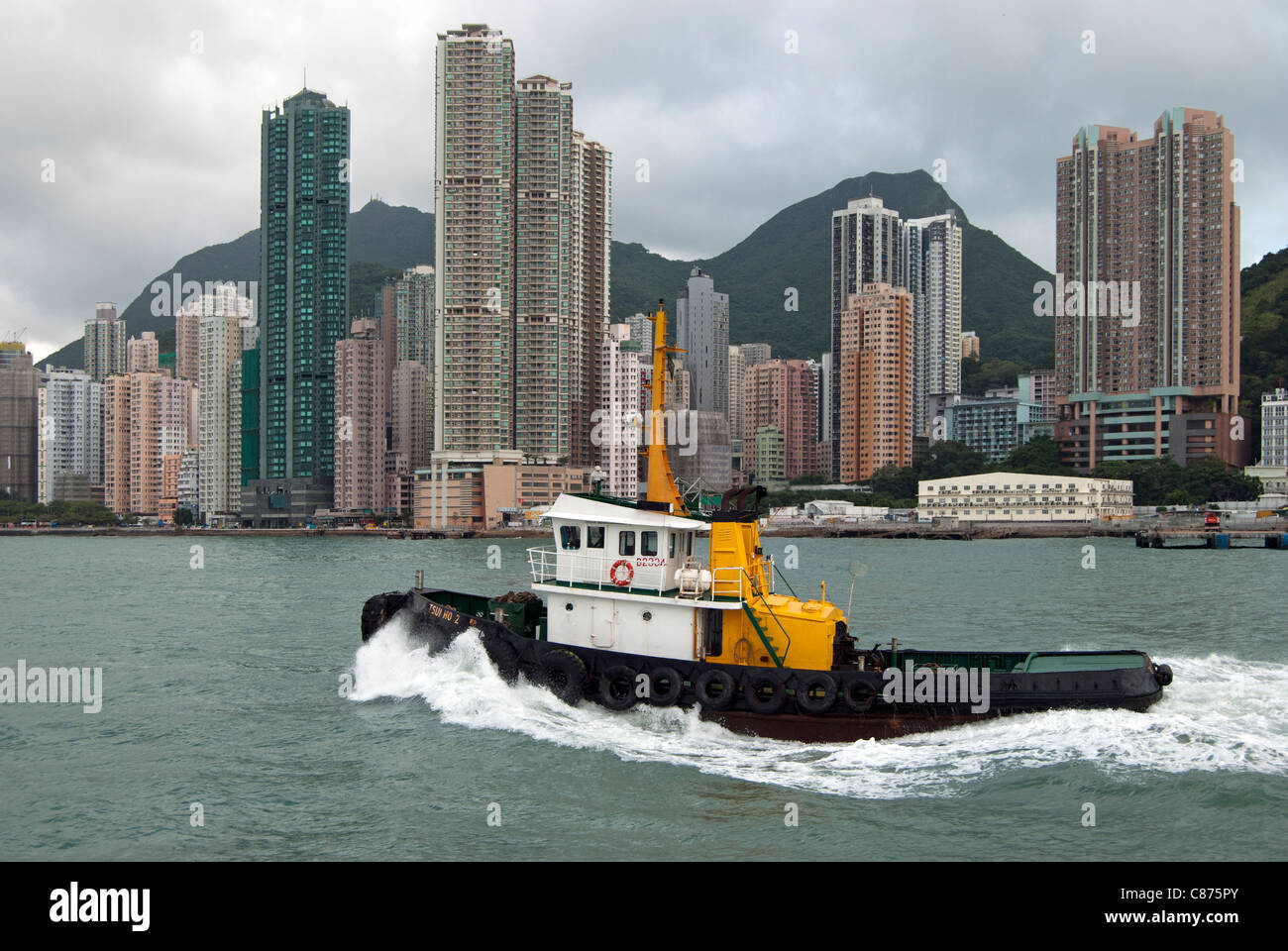 Hong kong tug boat hi-res stock photography and images - Alamy