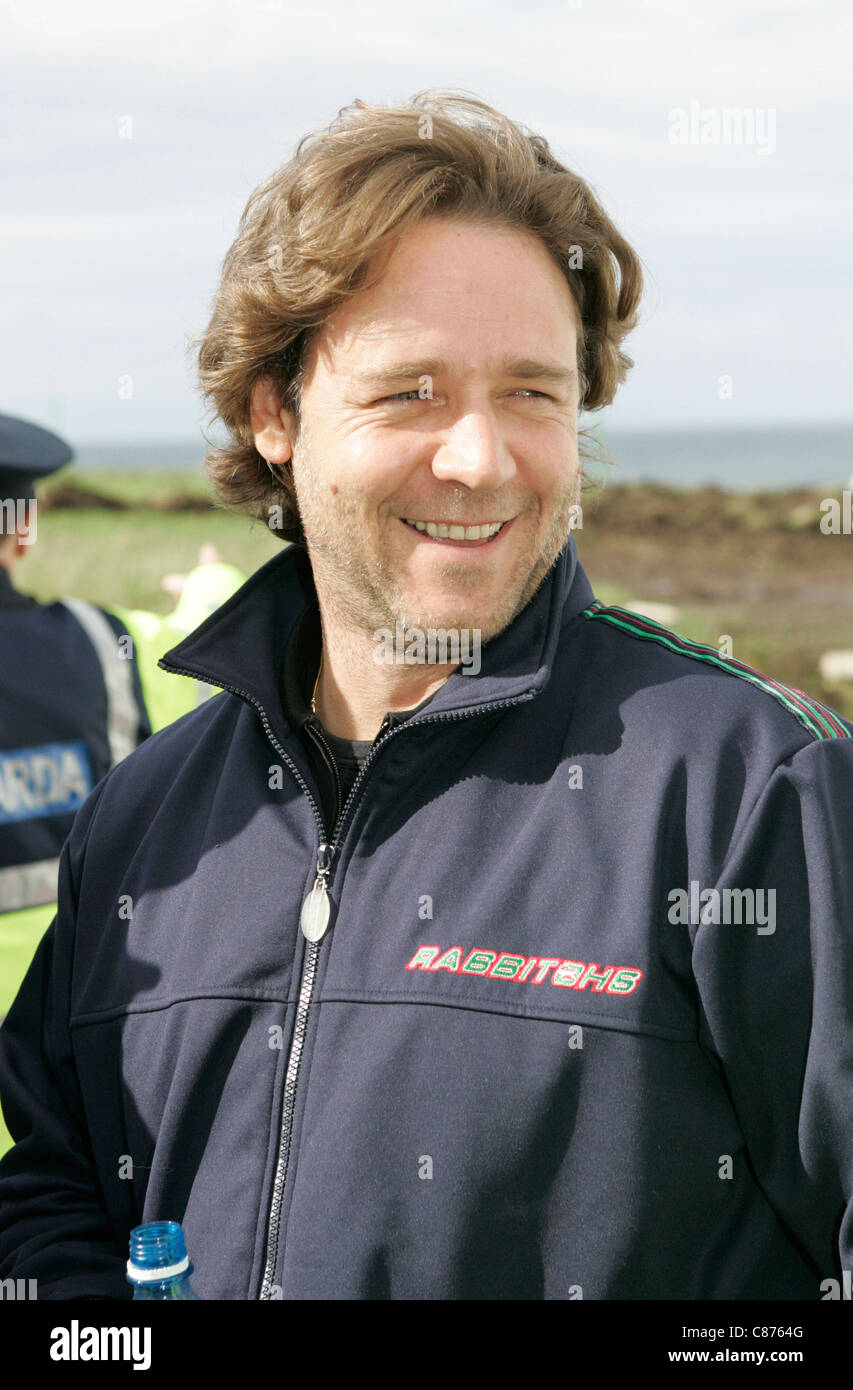 Russell Crowe smiling wearing south sydney rabbitohs clothing shirt ...