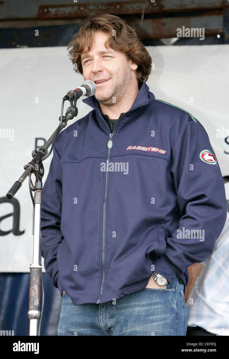 Russell Crowe speaking at Richard Harris statue dedication in Kilkee ...