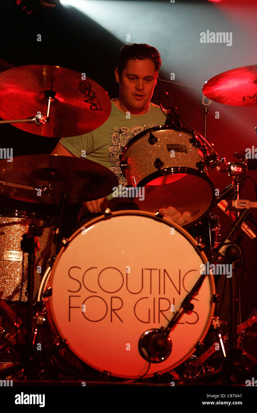 Peter ellard on drums hi-res stock photography and images - Alamy