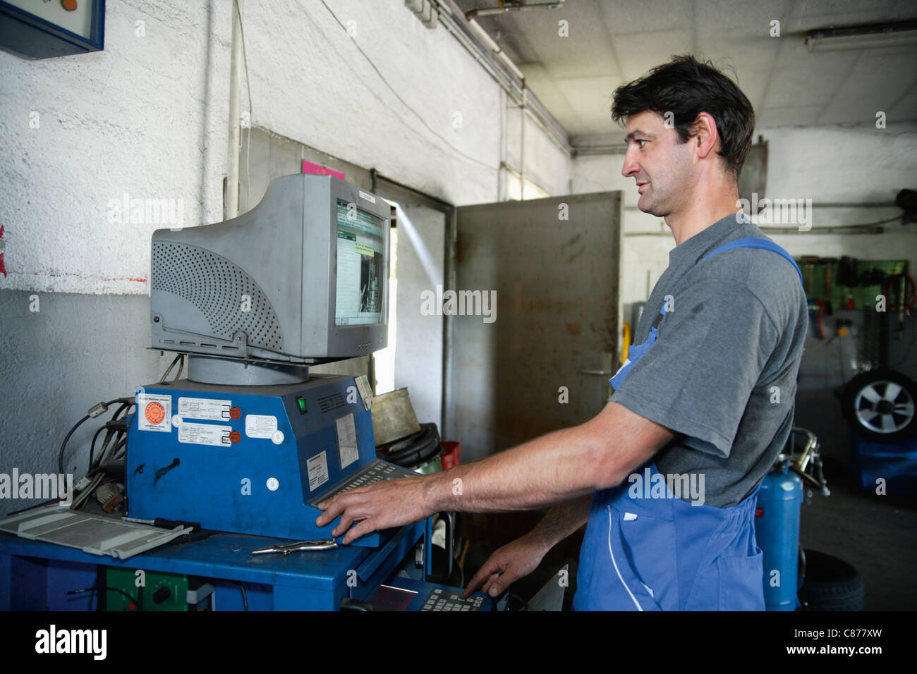 Mechatronic manufacturing hi-res stock photography and images - Alamy