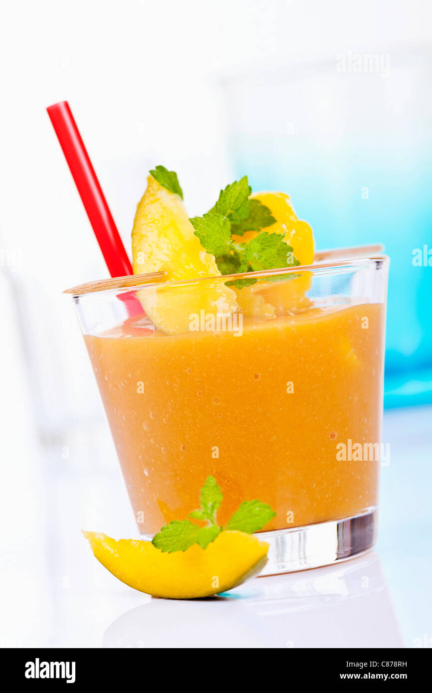 Mango slice hi-res stock photography and images - Alamy