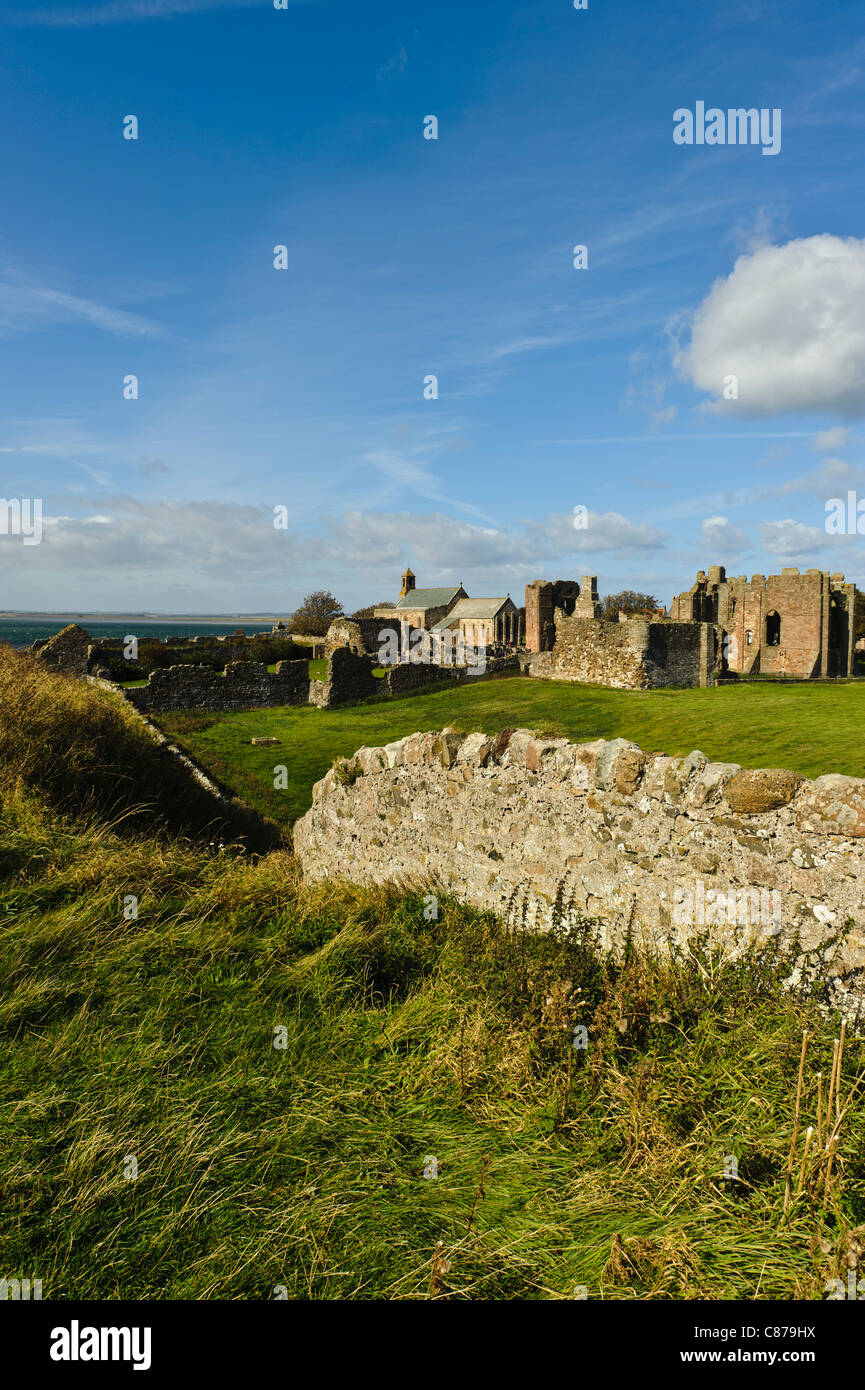 Lindisfarne holy island hi-res stock photography and images - Alamy