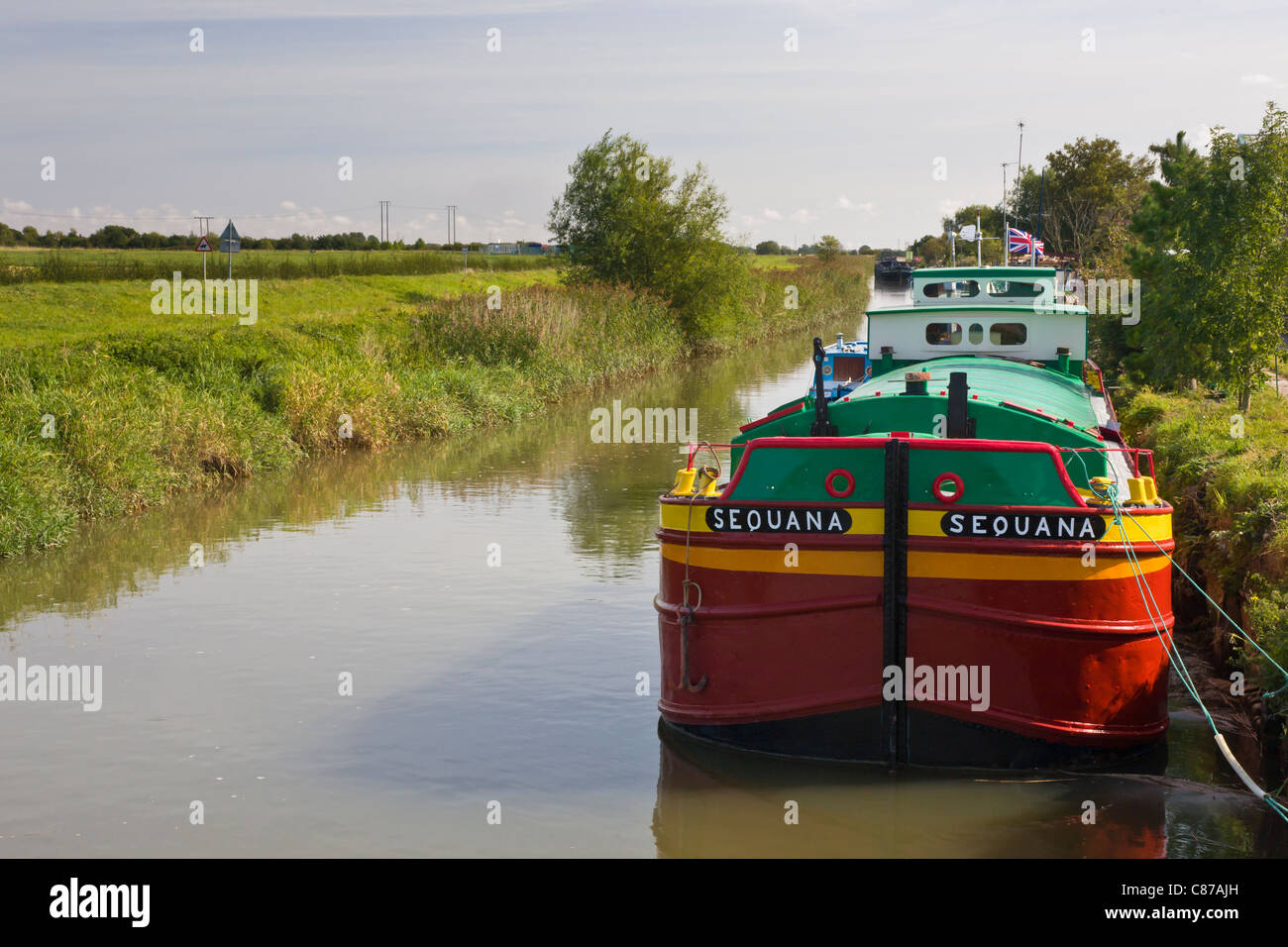 Barge hull hi-res stock photography and images - Alamy